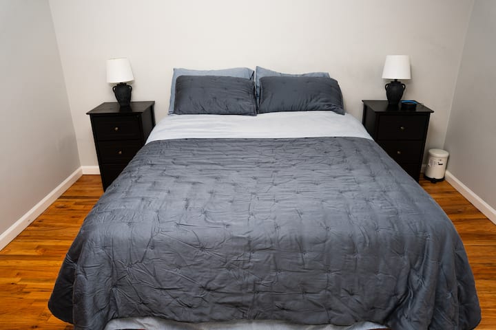 Private Room + Bath|clean & Quiet|near Nyc & Ewr| - Bloomfield, NJ