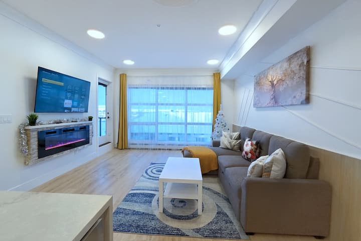 Modern Bright 2br Condo • Balcony • Free Parking - Mount Royal University