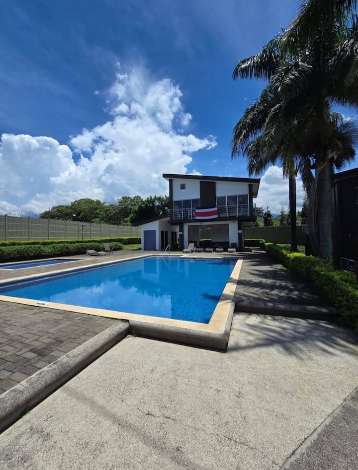 Apto Con Piscina, Gym, A 10 Min Del Aeropuerto - Alajuela