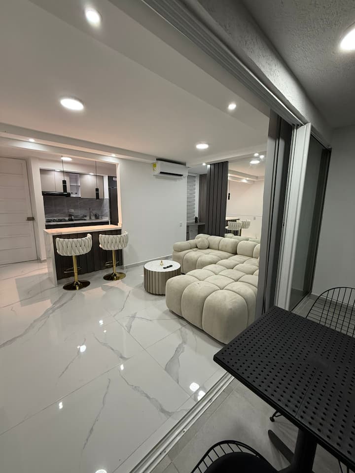 Sur De Cali + Elegancia Y Confort. - Cali