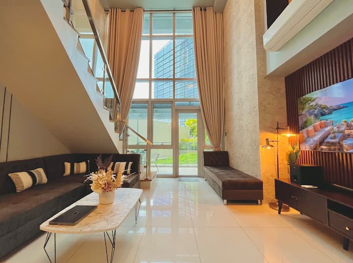 Bgc Loft Type 4 Bedroom + Balcony W/ Free Parking - Taguig