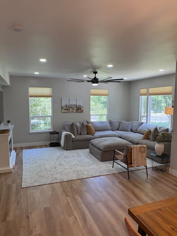 Luxury And Comfort. Smart Tvs In Every Room - Provo, UT
