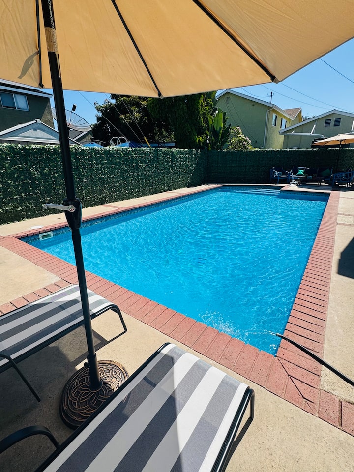 Charming Pool Getaway Near Airport, Disney & Beach - Long Beach, CA