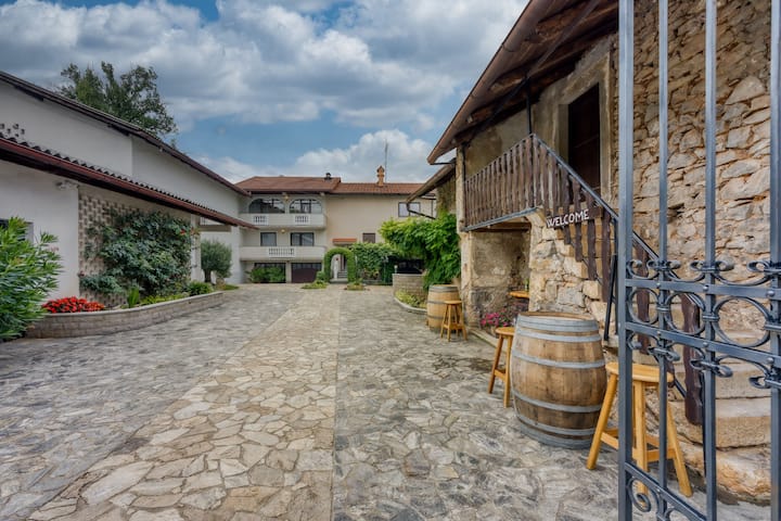 Apartment 2. Floor Teran - Štanjel