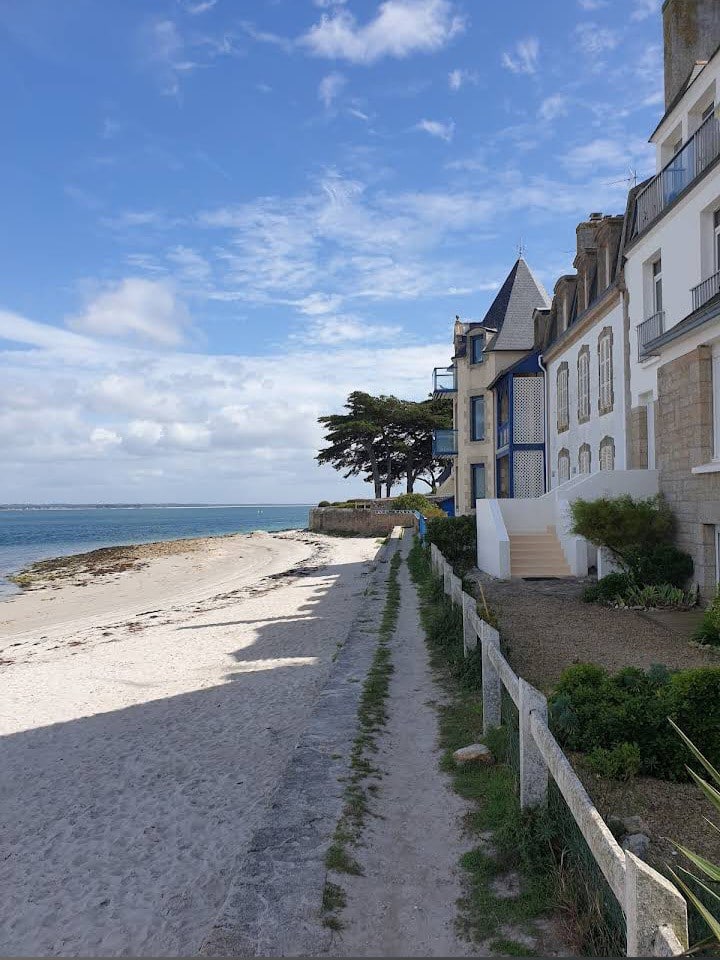 The Feet In The Sand - And Town - Île-Tudy