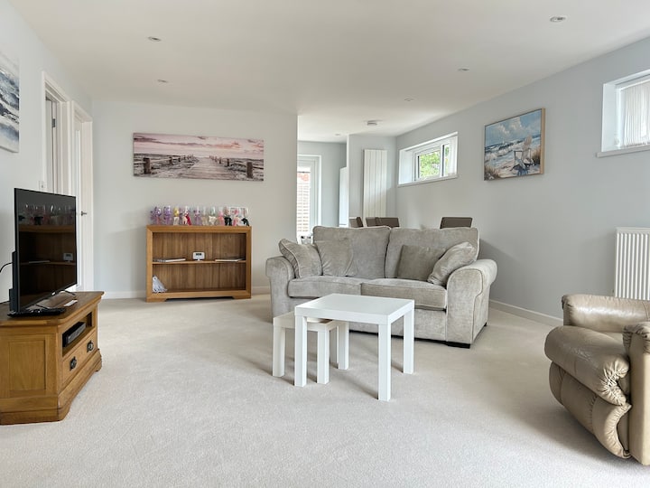 Private Garden Retreat • 2br • Modern Comfort - 海靈島