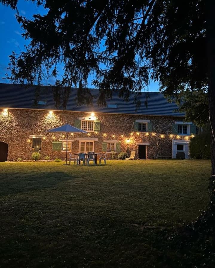 Grande Maison Avec Piscine–13 Couchages/25convives - La Ferté-Gaucher