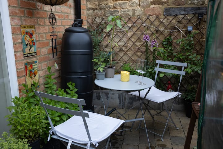 The Green Nook - Towcester