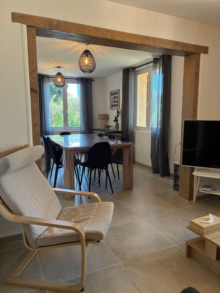 Gîte 6 P Avec Grande Piscine Partagée Avec 2e Gîte - Pélissanne
