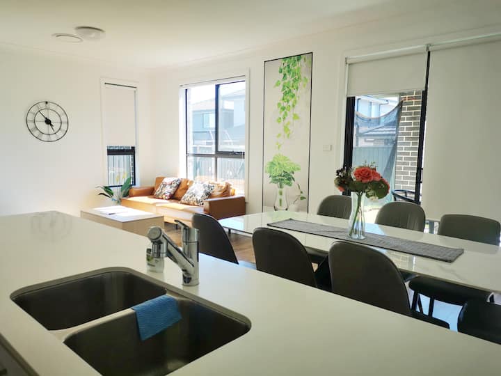 Spacious 5b 3bath In Colebee Close To Marsden Park - Blacktown