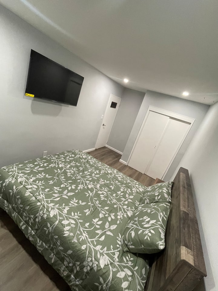 Cozy Bedroom For Solo Travelers In Canarsie - New York City
