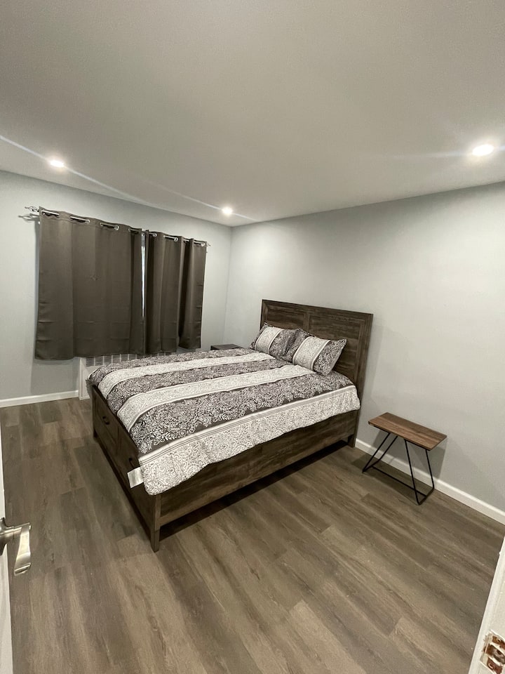 Comfy Bedroom In Canarsie, Brooklyn - New York City