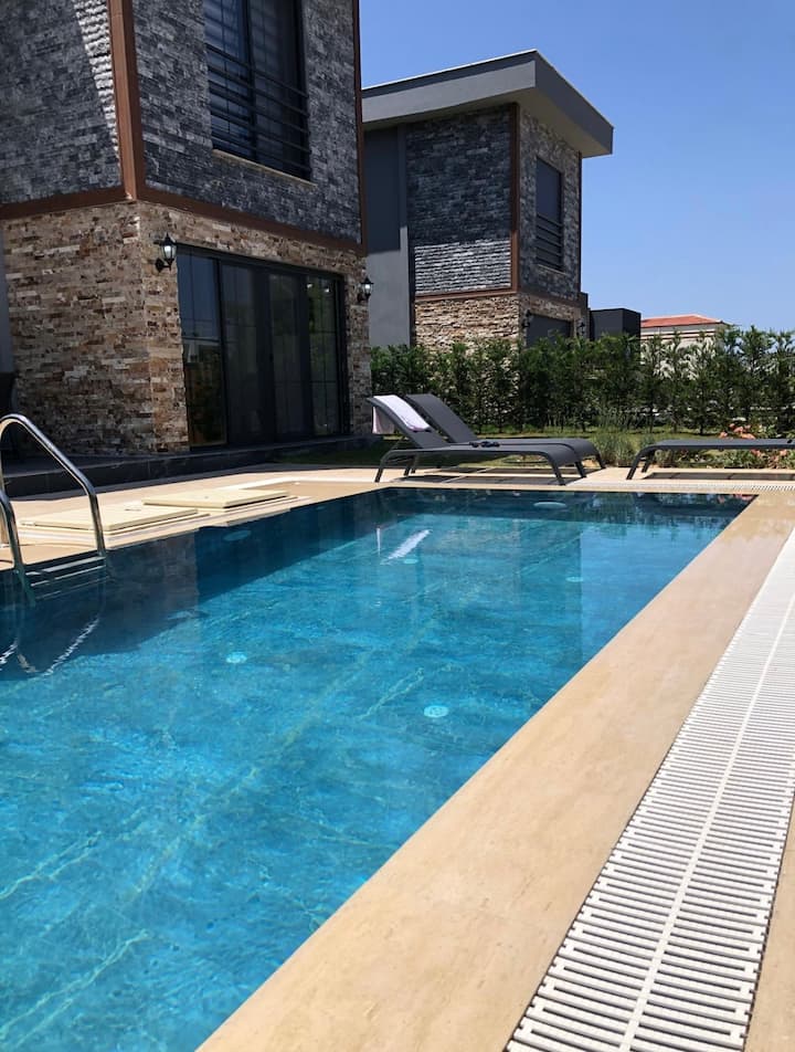 Kuşadası ÖZel Havuzlu Lüks Müstakil Villa - Davutlar