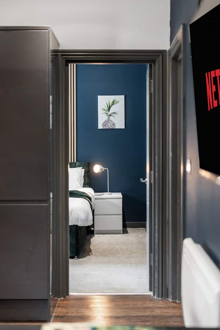 Enquire Now | Long Stay Discounts | 3 Bedrooms - Brighton