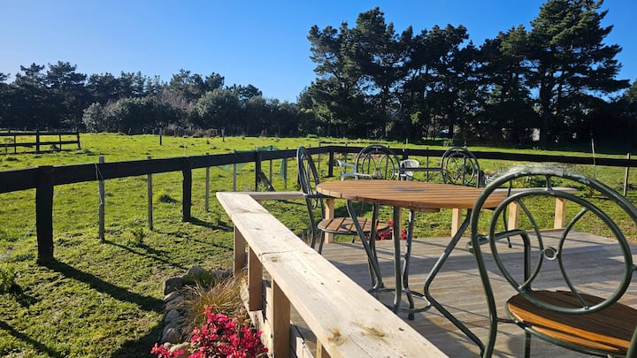 Rural Paddock Escape - Ōtaki Beach