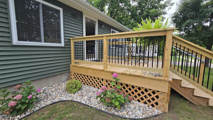 Bridge Street Retreat - Big Rapids, MI