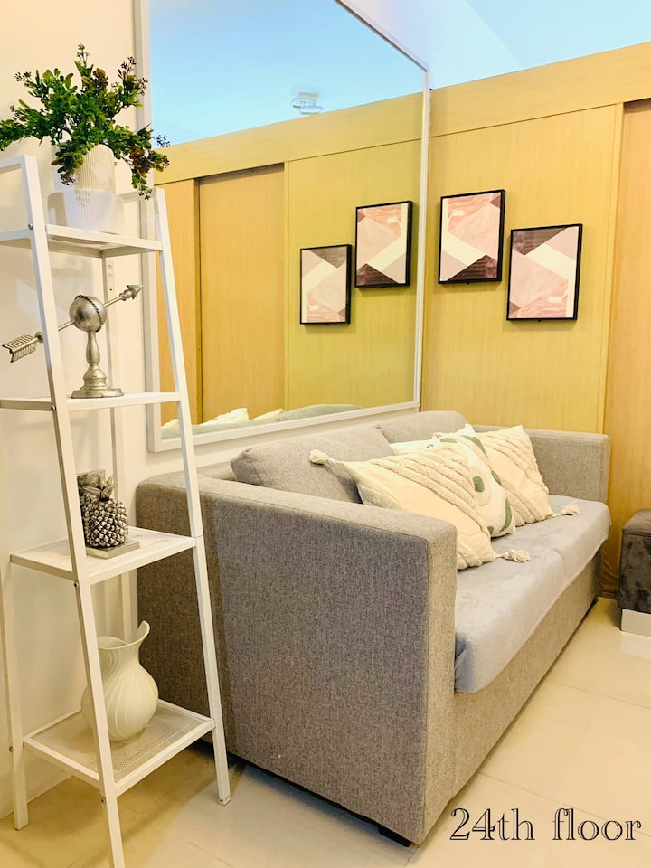 Relaxing 1br W/ Karaoke @T4 Grass, Sm North - Quezon City