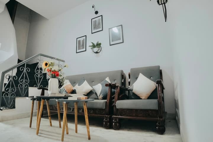 Aurium Homestays (Single Room - Van Gogh) - Jabalpur