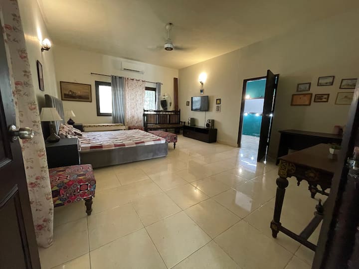 1000-yard Furnished Bungalow - Karachi