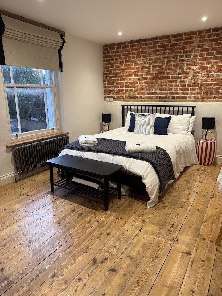 Holt Grdn House - Freestanding Bath & Log Burners - Holt