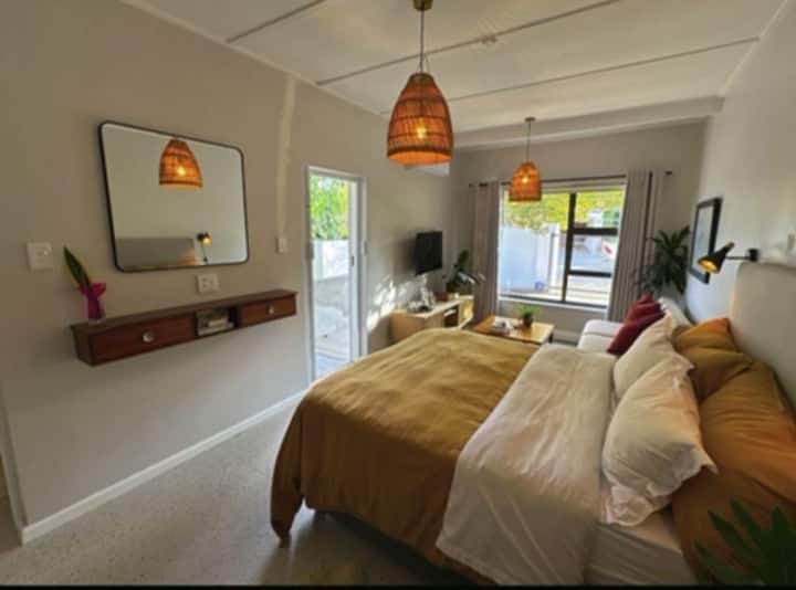 Olienhout Close - Paarl