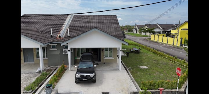 Ruzzana Signature Stay Semi-d Corner Bbq & Parking - Kota Tinggi