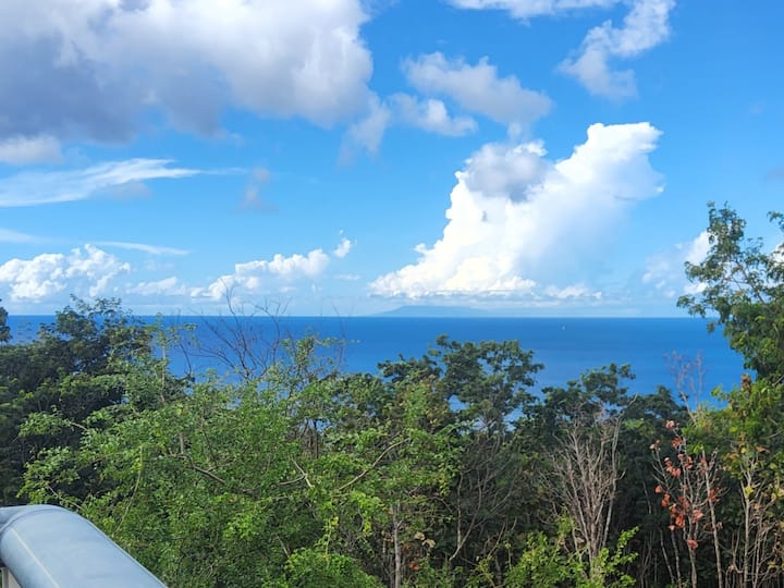 Haut De Villa Calme Pour Femmes, 1km Plage - Deshaies