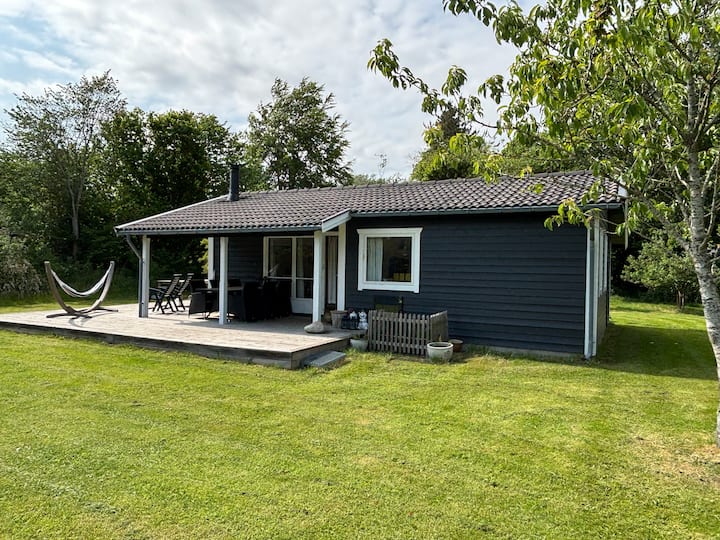 Dejligt Sommerhus I Højby Lyng - Denmark