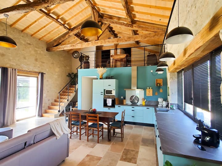 Gîte Dans Une Grange Rénovée - Condom