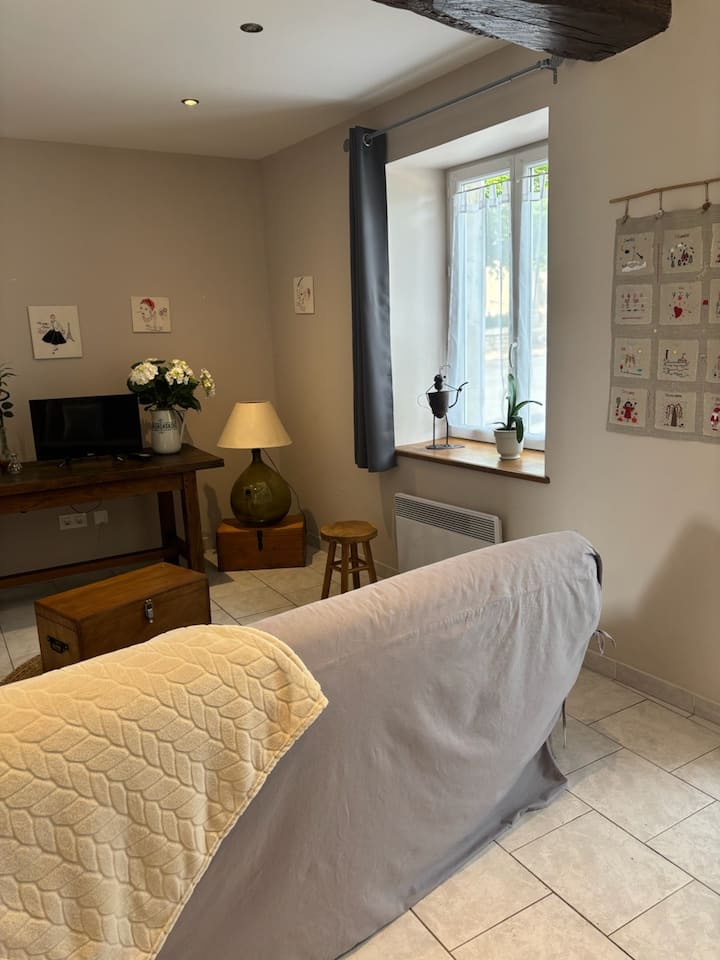 Maison Dans Le Bourg Du Village - Saint-Amand-Montrond
