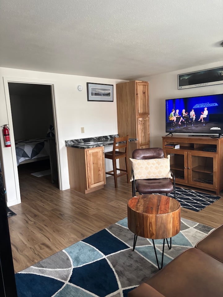 Living Like A Local/downstairs R - Fairbanks