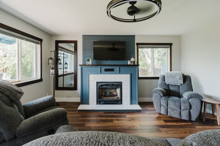 Modern Rustic Retreat - Ellensburg, WA