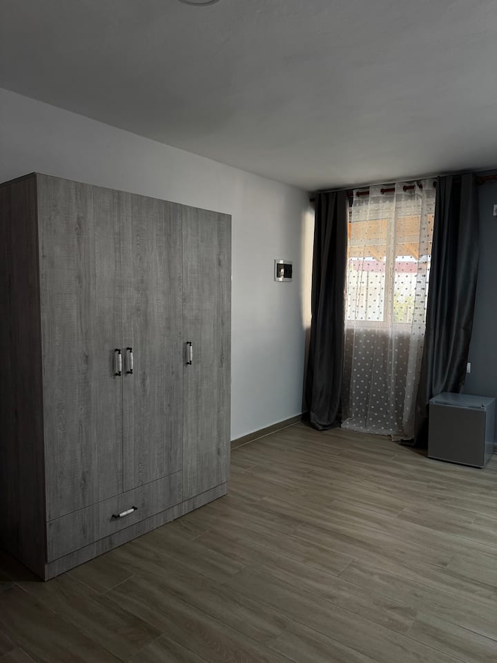 Oxhaku Guesthouse - Ksamil