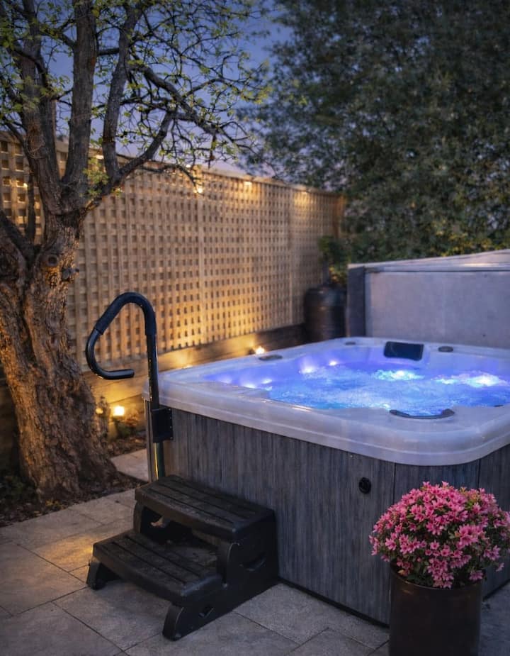 Private Spa Country House, Hot Tub, Sauna & Plunge - Lympne Castle