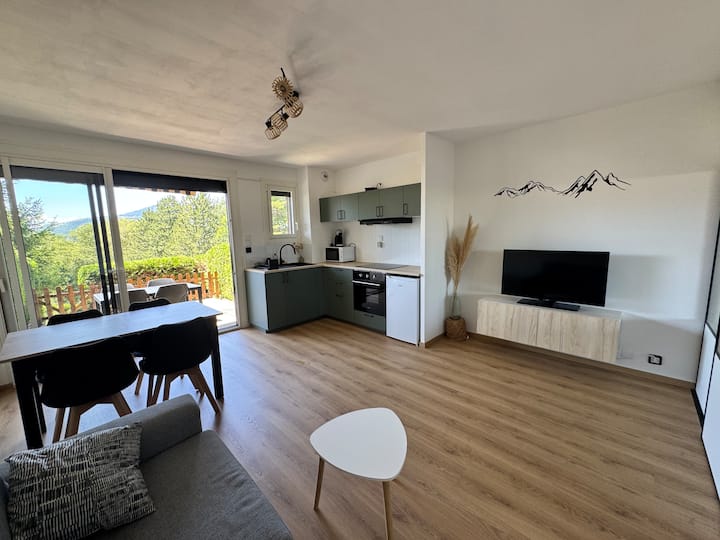 Joli Studio Lumineux Dans Environnement Calme - Les Orres