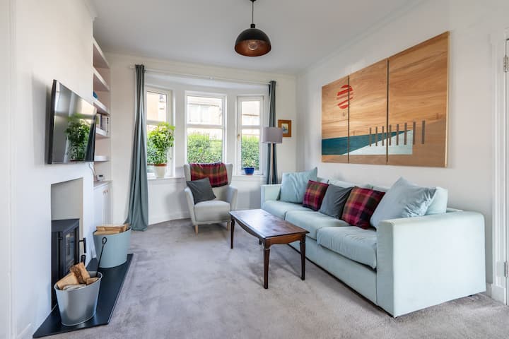 House On The Hill - Musselburgh