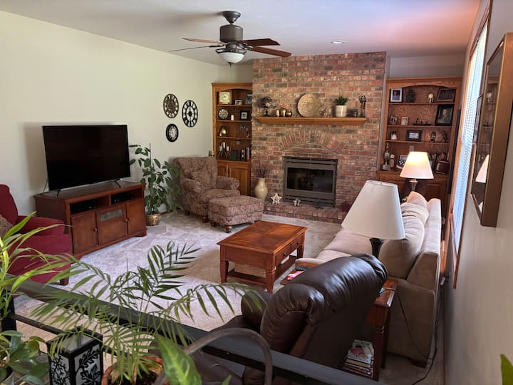 Wonderful Large Home Great For A Group. - Green Bay