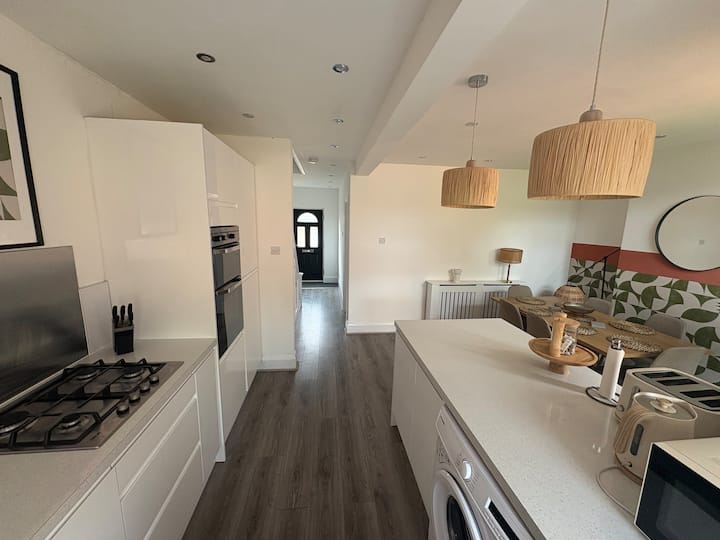 Stunning House In Lovely Area - Coventry