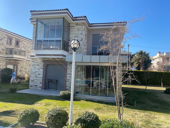Hayallerinizdeki  Taş Villa - Foça