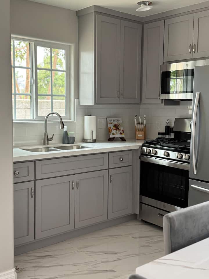 2 Bedroom, 1.5 Bath Newly Built Private Adu - Oxnard, CA