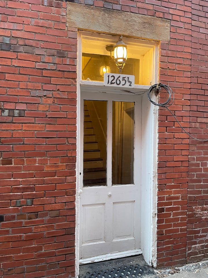 Historic Nauvoo Apartment "A" - Nauvoo, IL
