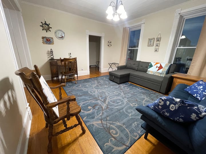 Charming Historic Nauvoo Apartment "A" For Family - Nauvoo, IL