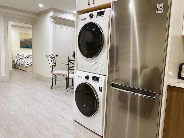 Entire Brand New 3 Bed 2 Bath - Vancouver