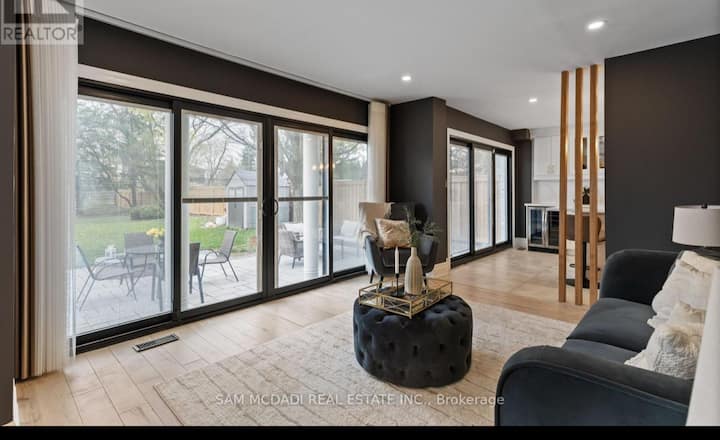 Beautiful 4 Bed Retreat Between Niagra & Toronto - Burlington