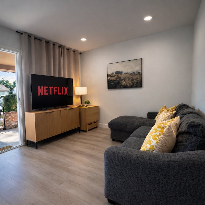 Private Guesthouse With Front & Back Yard Quiet - West Covina, CA