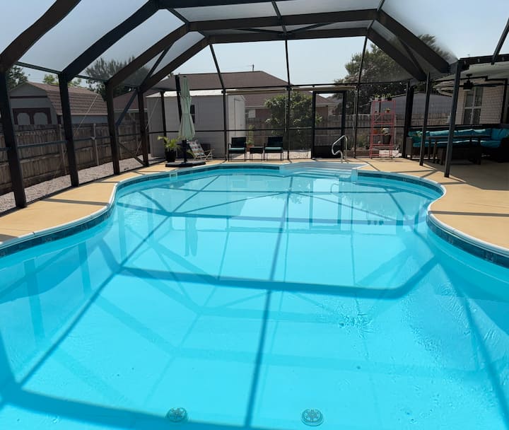 4 Br/2ba Relaxing Pool Home - Milton, FL