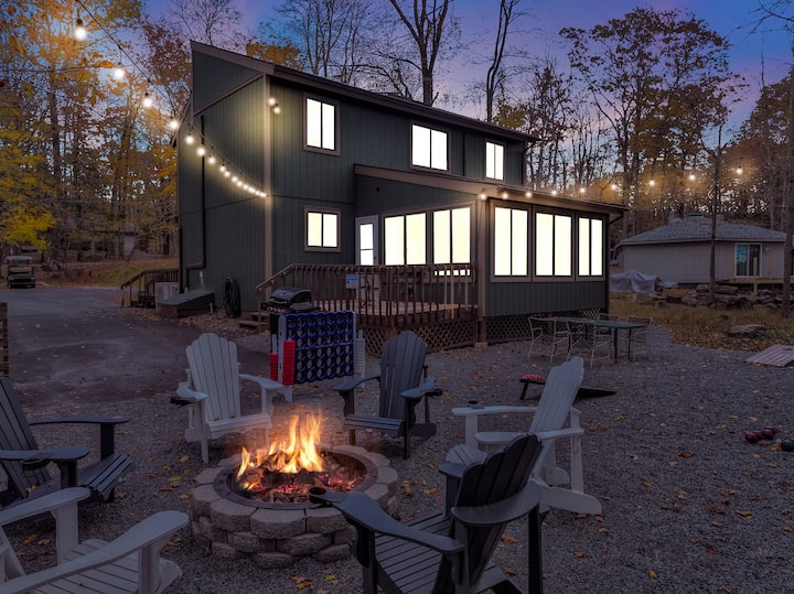 Lake Views:steps To Lake :Firepit:game Rm - Arrowhead Lake, PA