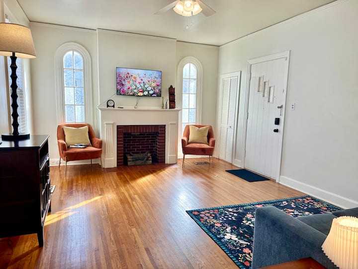 Gingerbread Suite- Park Hill Area - Arched Windows - Fort Smith, AR
