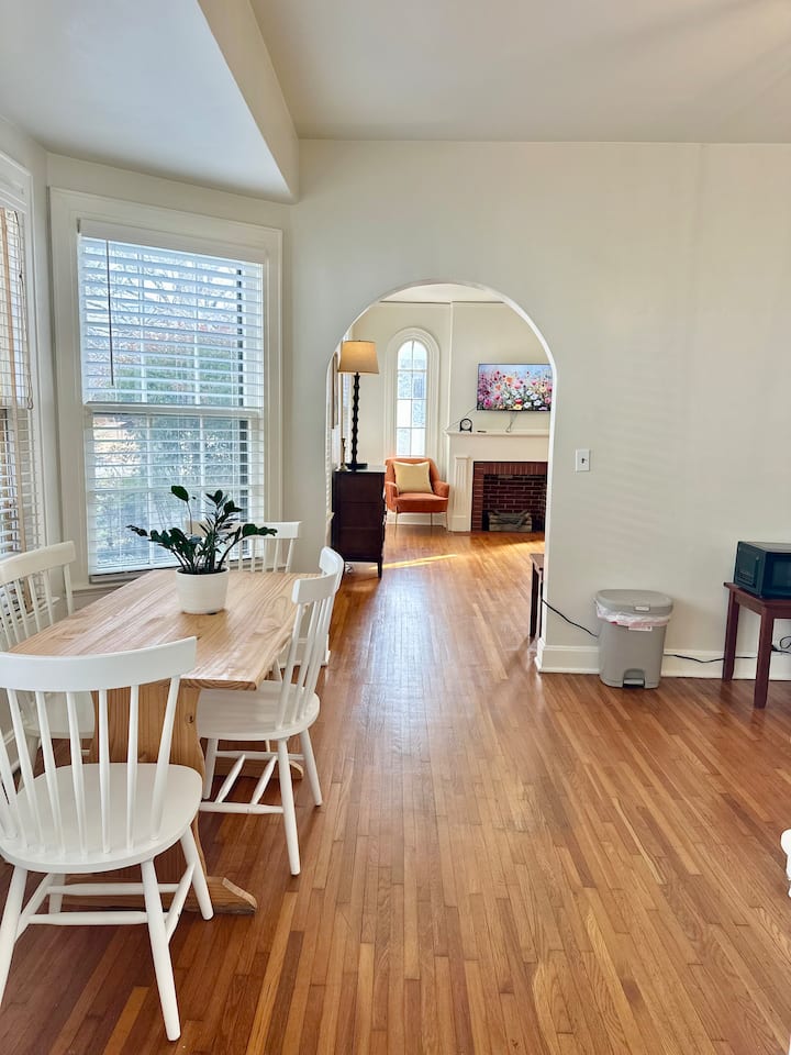 Gingerbread Suite- Park Hill Area - Arched Windows - Fort Smith, AR