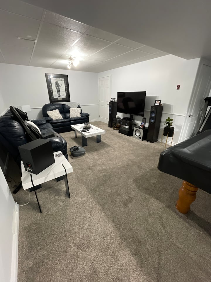 The Haven - A Comfortable Stay Entire Downstairs - Saskatchewan